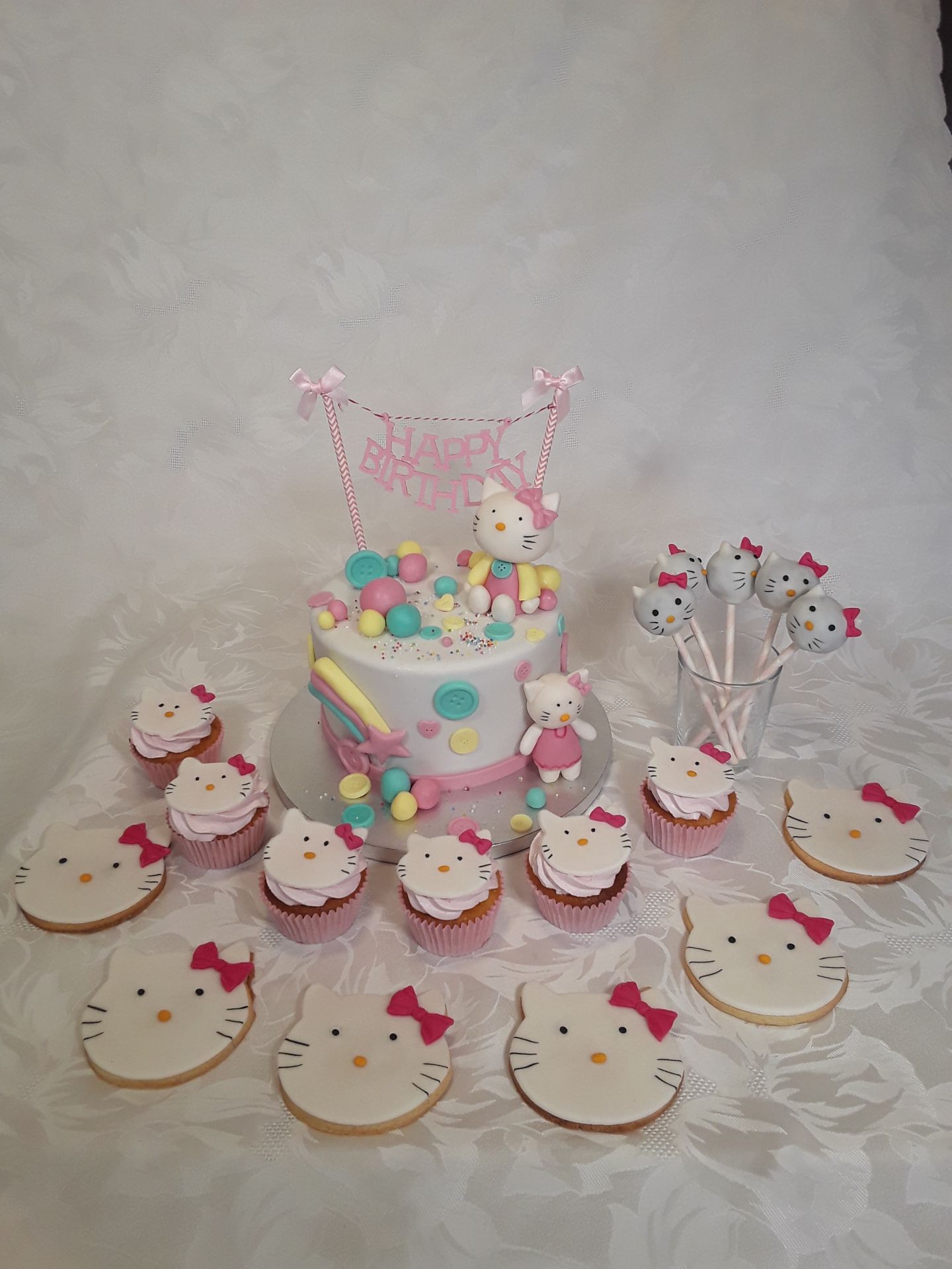Petits gâteaux · Sweet table - Un jour, un gâteau